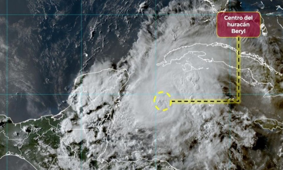 Huracán Beryl entra en Quintana Roo